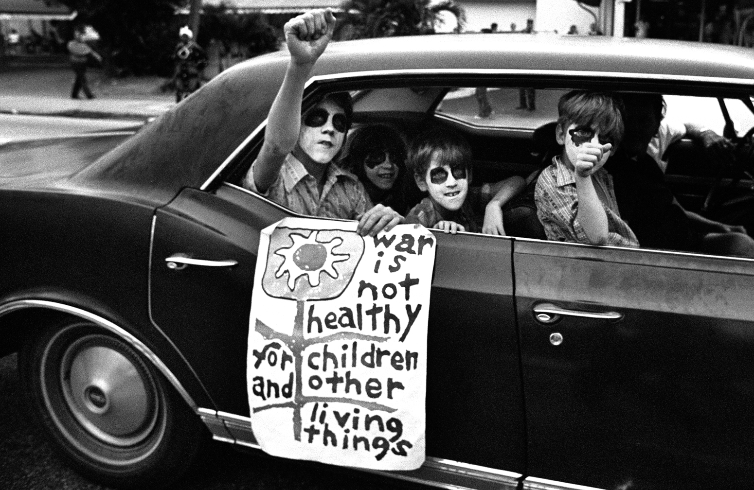 Ken Light: What's Going On? - LENSCRATCH